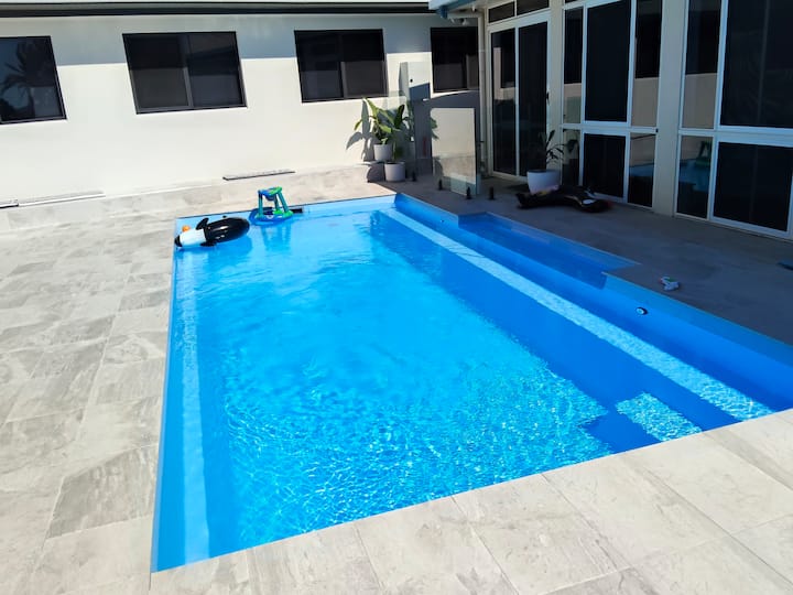 Self Contained Guest House With Pool - Vincent