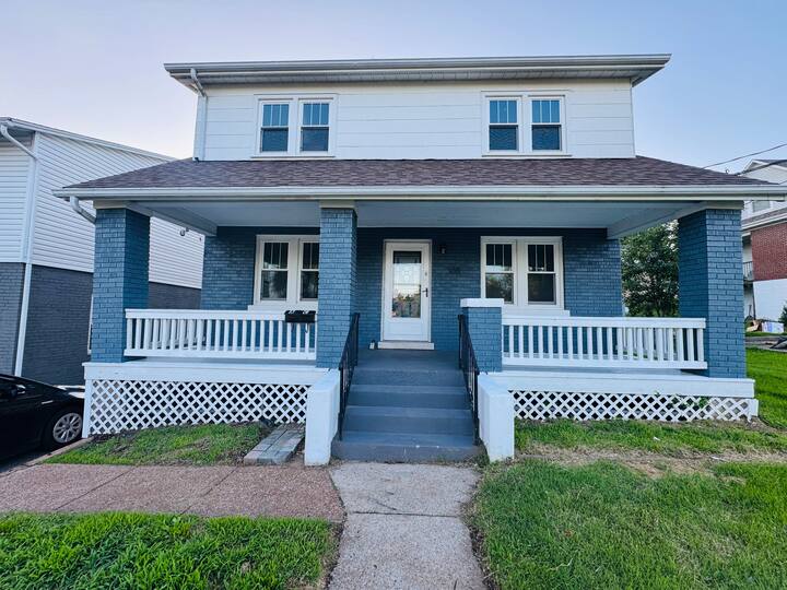 Home Away From Home | Downtown | Offstreet Parking - Jefferson City, MO