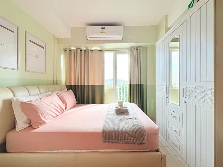 Spacious 1br @ Shell | Moa View Balcony | Washer - Pasay