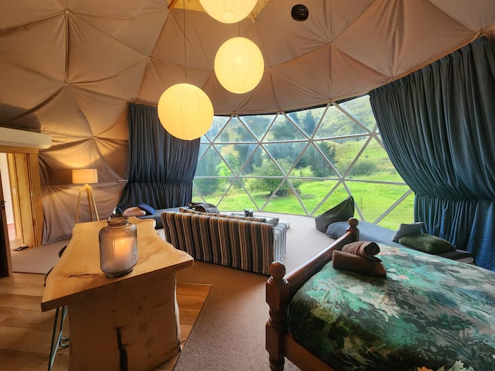 Luxury Dome With Hot Tub & Mountain View - South Island