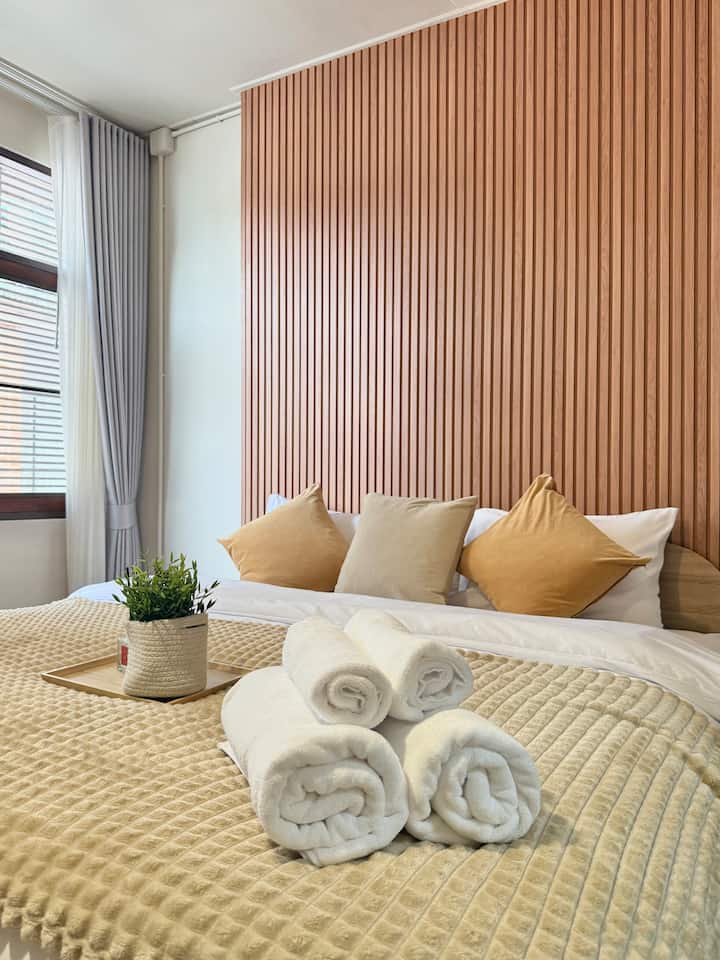 Spacious Citycentre | 500 Mbps, King-size, Balcony - Bangkok