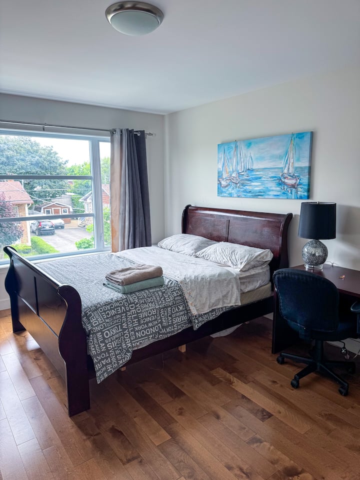Cozy Private Bedroom W/bathroom - Longueuil