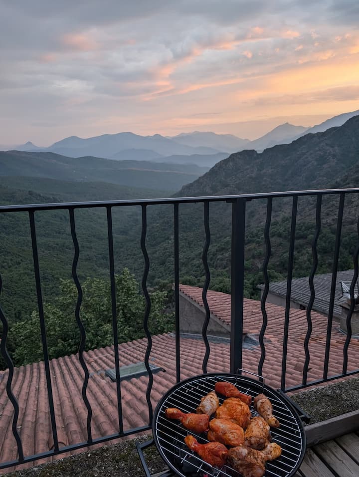 Vue Sur Les Montagnes - Alando
