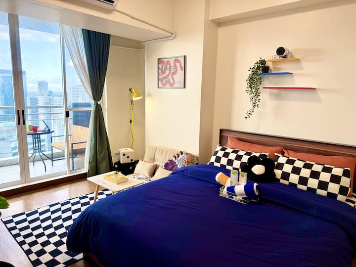 The Snug Spot.@thecrest(best Sky Deck View & Pool) - Quezon City