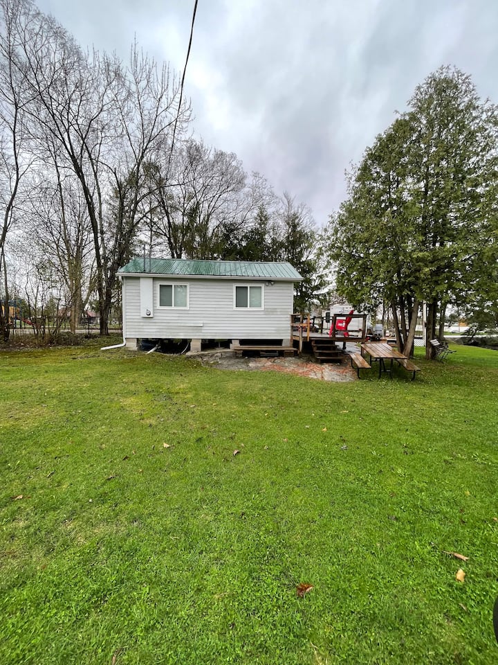 Cozy Cabin On The Water - Muskoka District Municipality