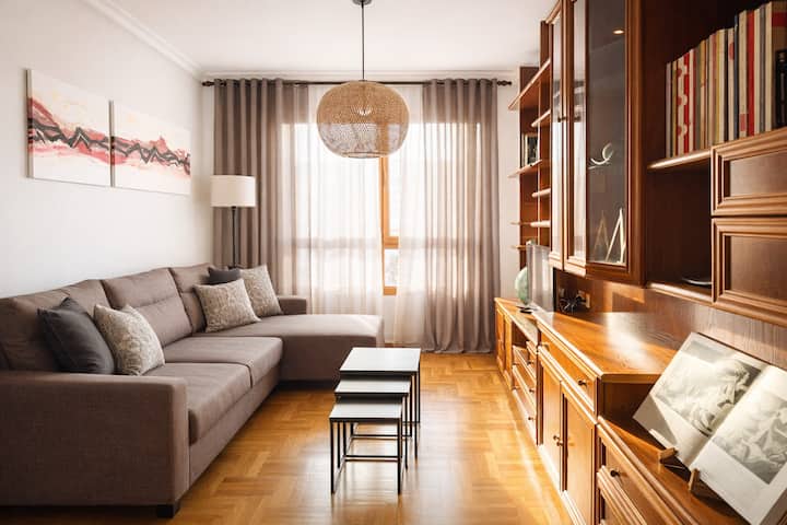 Dúplex Amplio Y Luminoso Junto A Estación Y Centro - Oviedo