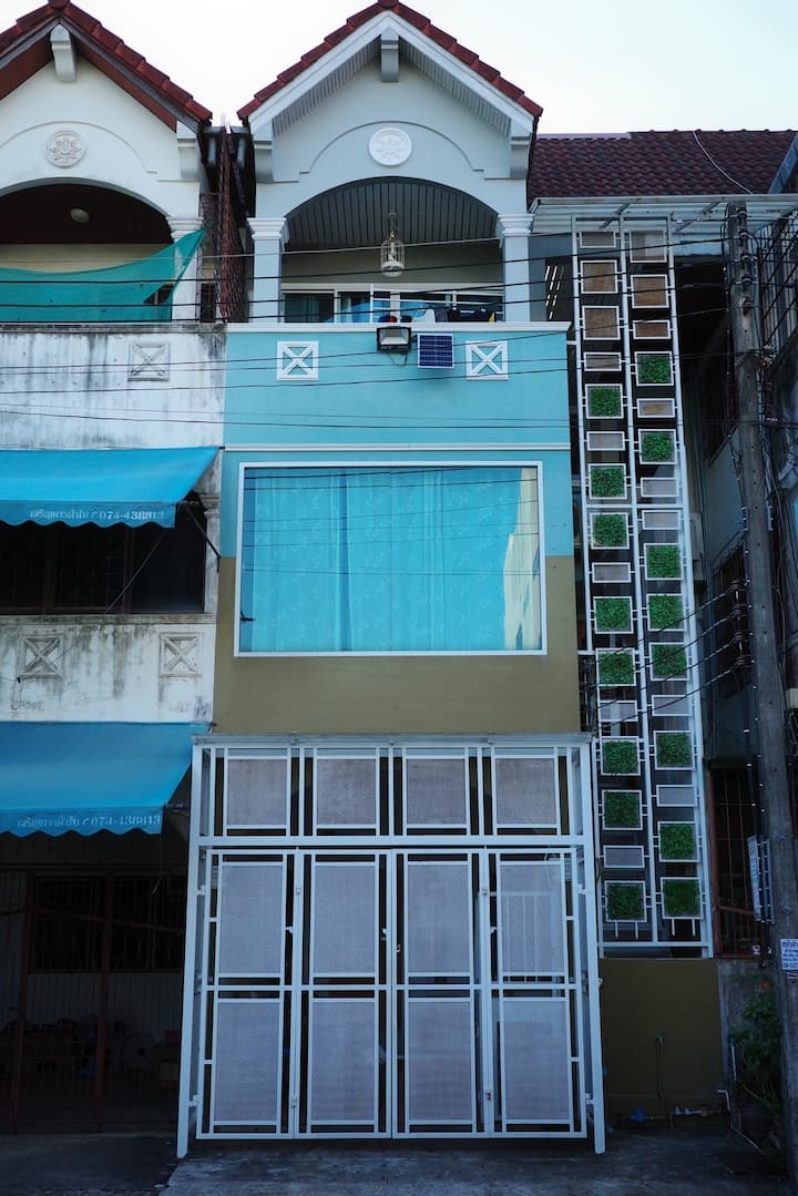 Trio Stories (Love&life&loft) - Hat Yai