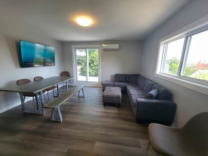 Treetop Two Bedroom Sophistication - Orillia