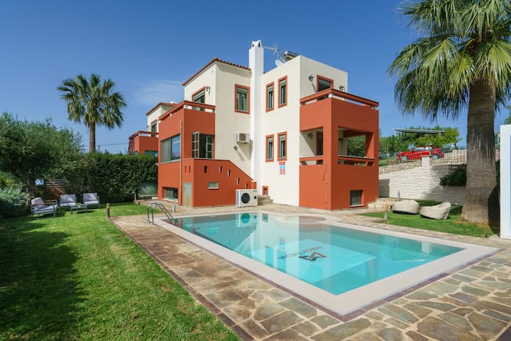 2 Family Villas- 2 Private Pools, Bbq & Games Room - Crete
