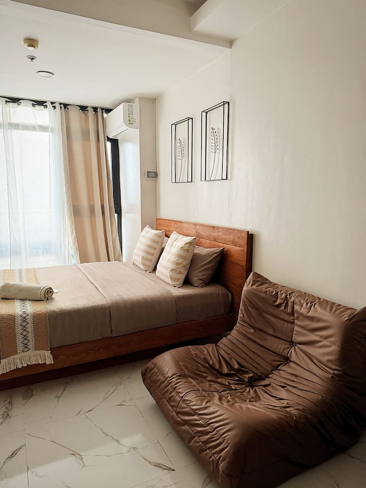 Self Check-in Near Airport
 5 Mins From Naia - Aéroport Ninoy Aquino (MNL)