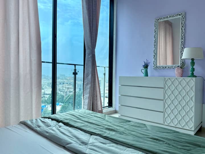 Fern Bliss~chic 1bhk Suite W/sea Glimpse~santacruz - ムンバイ