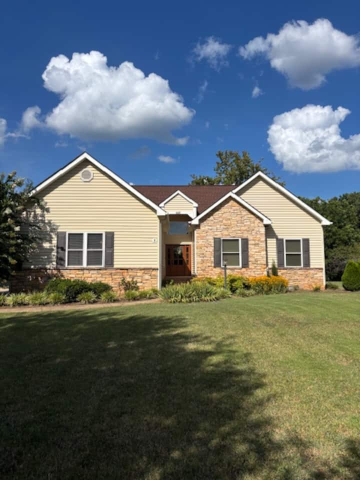 Entire House In Seneca - Seneca, SC