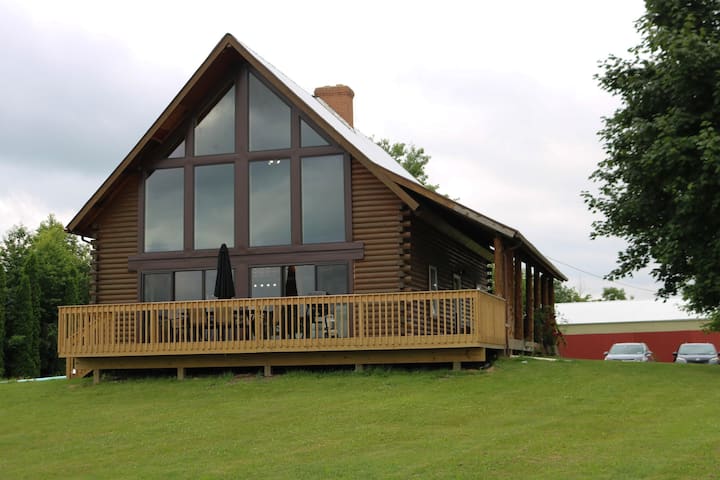 Cedar & Stone Lodge - Canandaigua, NY