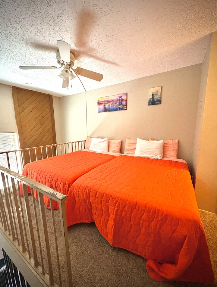 Ccosy Split Level ~2q Beds 1bath Near The Ut - Austin, TX