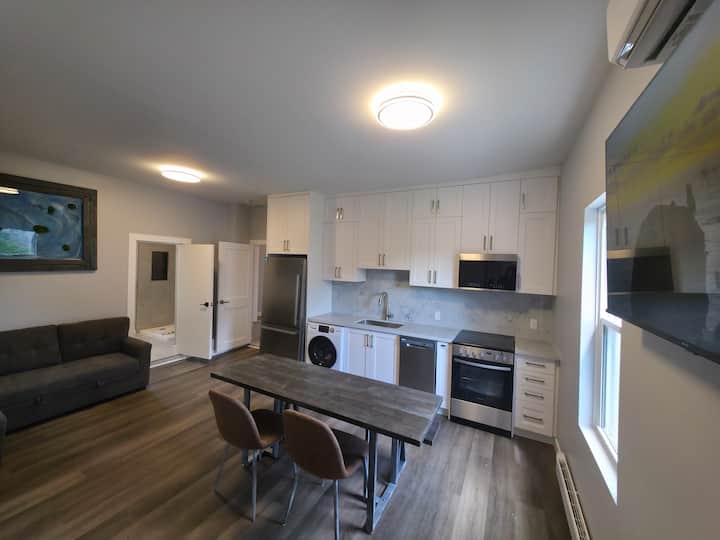 Home Away From Home In Orillia - Orillia