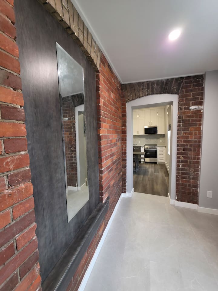 Home Away From Home In Orillia - Orillia