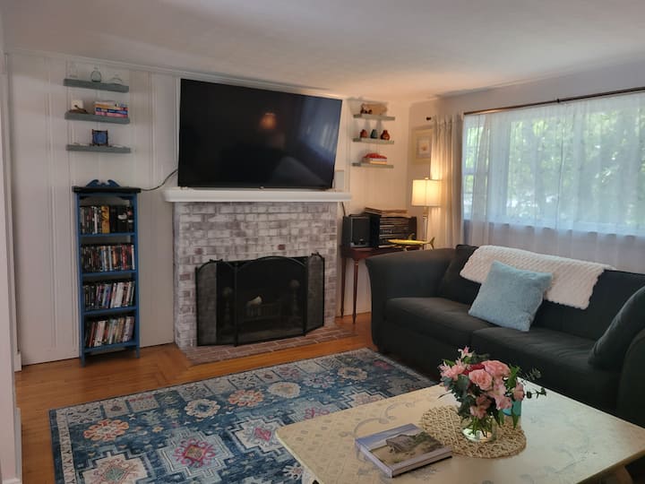 Cozy Cape Cottage - 15 Walk To Private Beach! - Capo Cod, MA