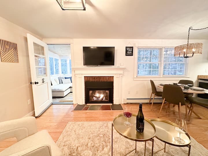 Stylish 2br Retreat W/ Sunroom Near Gunstock - Alton, NH