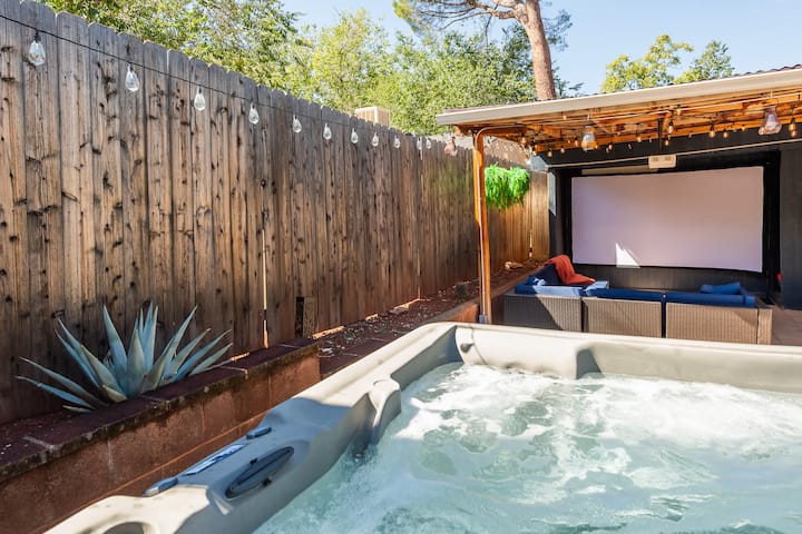 Large 3br Hot Tub, Steam Shower & Outdoor Theater - Sedona, AZ