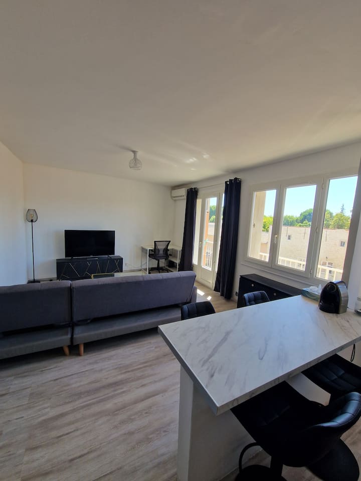 T2 Lumineux, Climatisé, Proche Centre. - Avignon