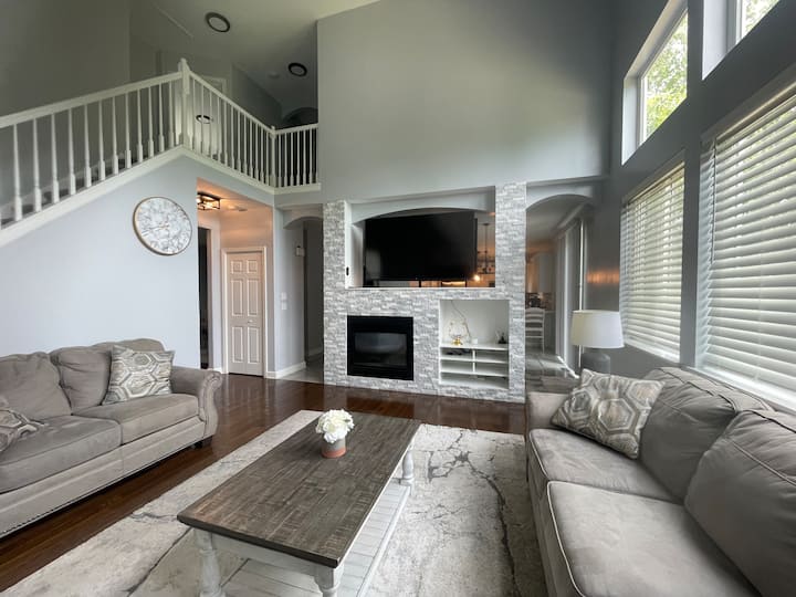 4 Bedroom Home In Desirable Area - Gurnee, IL