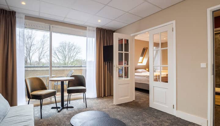 Forest-facing Hotel Rooms Near Museums - 4 Units - Wageningen