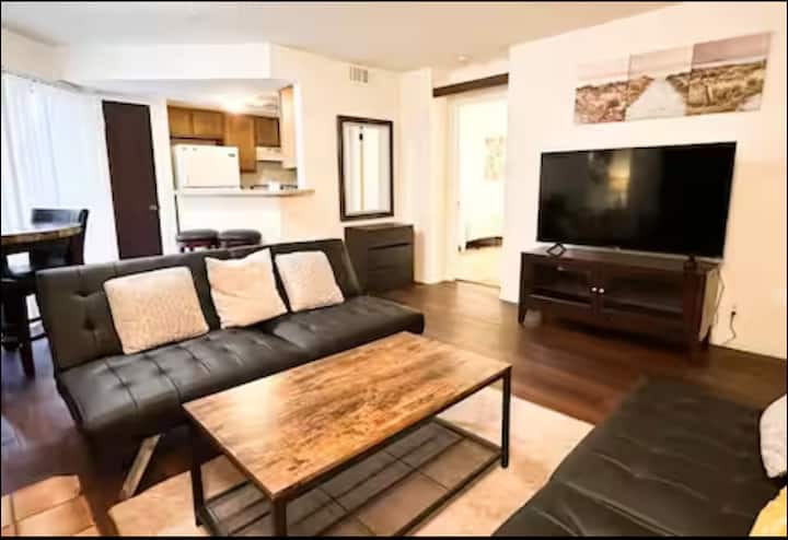 West Campus 2 Rooms 2 Bath Apartment Sleeps(16 - Austin, TX