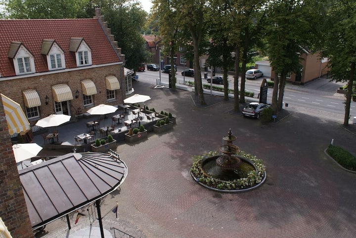 3 Quaint Rooms In Sluis – Discover Local Shops - Cadzand