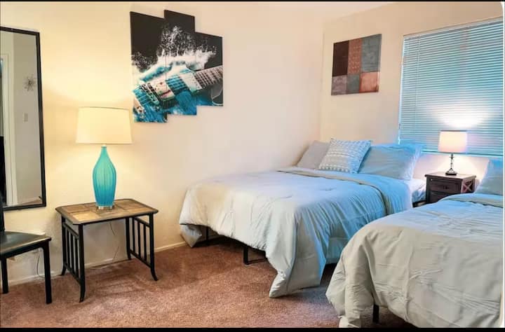 Wampus Master Room With 2 Queen Beds Sleeps 4) - Austin
