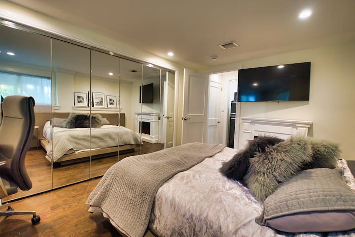 Curated Suite | Soaking Tub • Walk To Whole Foods - Woodbury, NY