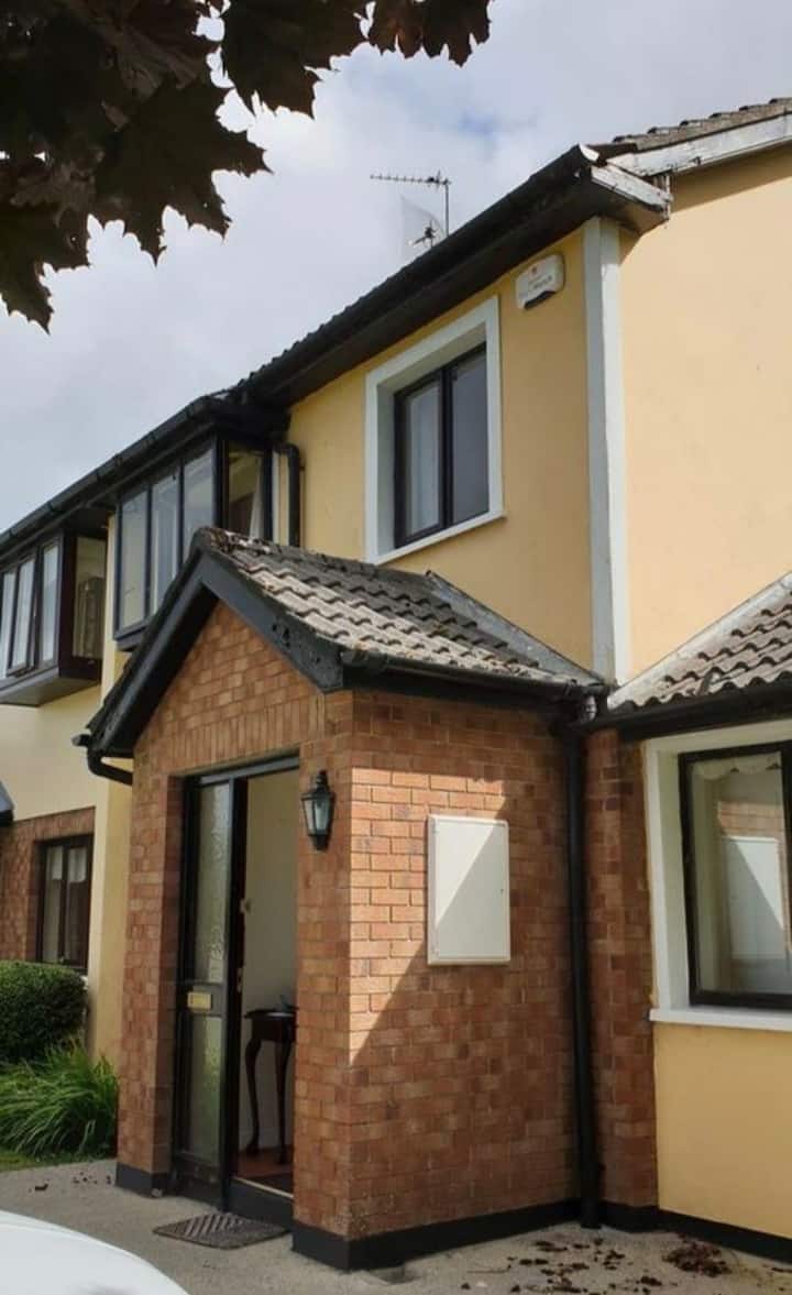 Home In Quiet Neighbourhood - Ennis