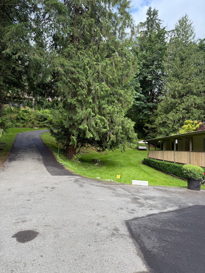 Cultus Lake Hide-a-way - Chilliwack