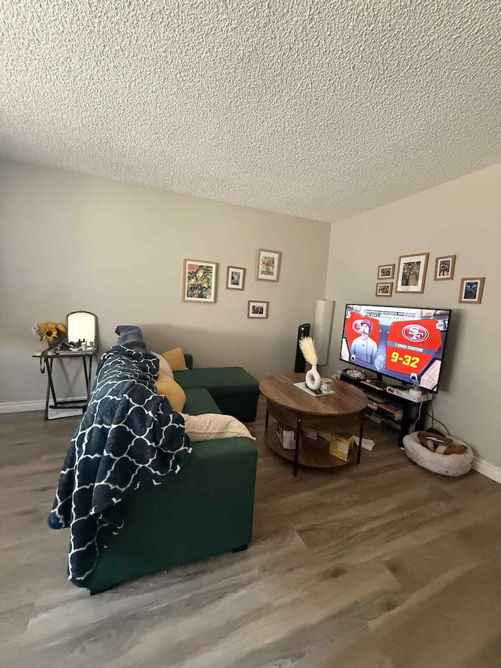 Cuddly Apartment In El Cajon Halfway The Fun Of Sd - Lakeside, CA