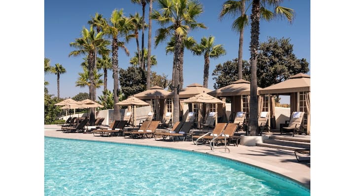 Hb Luxury Combination Of 3 Units - Newport Beach, CA