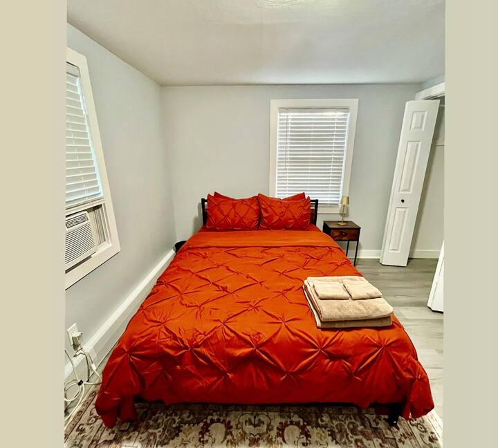 Private 1 Br | Room Sunset - Farmington, CT