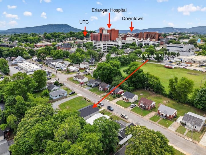 Hot Tub | Parking| 6 Beds| Pool Table - Chattanooga, TN