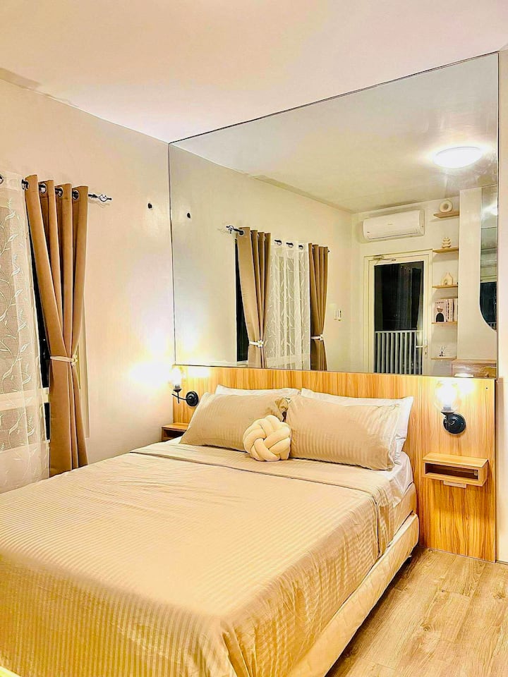 Reflective Woodscape |One- Bedroom W/ Balcony - Bacolod