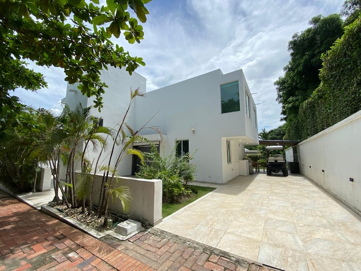 Casa De Lujo En El Peñón - Girardot