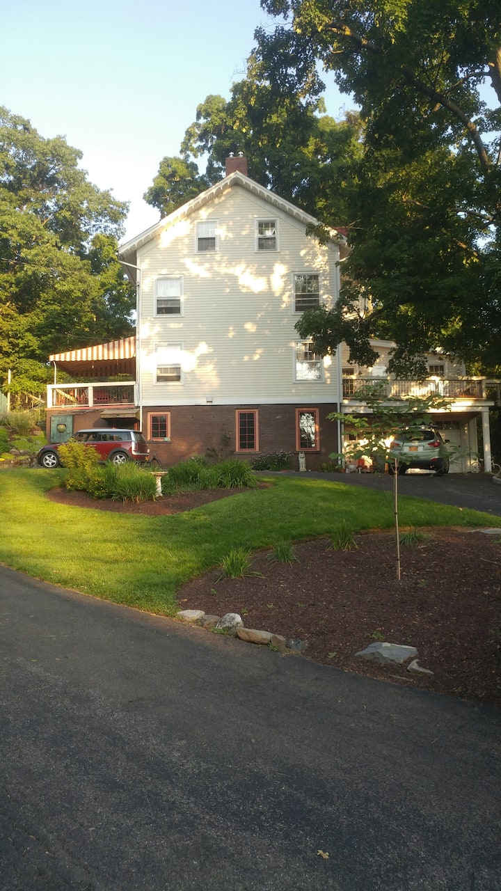 House Off Hudson - Beacon, NY