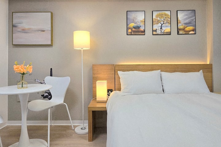 0.뚜벅이여행최적｜청초호 도보1분·고속버스터미널·속초해변 도보｜연박특가·호텔침구·넷플 - Sokcho-si