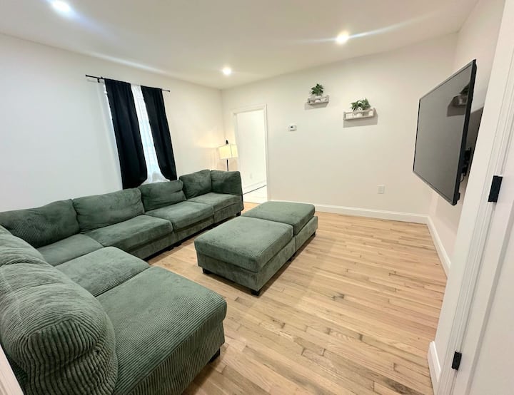 The Ironbound Hideaway - Newark