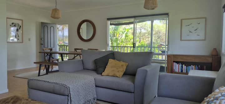 Sandy Beach House - 4 Min Walk - Coffs Harbour
