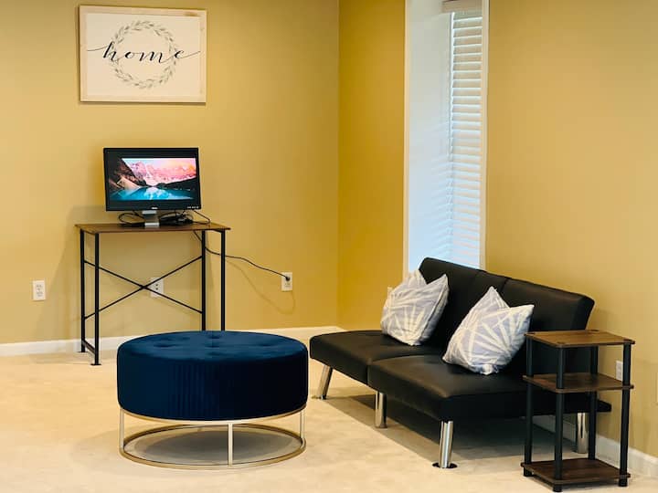 Private 2 Bedroom Suite W/backyard Access - Stafford, VA