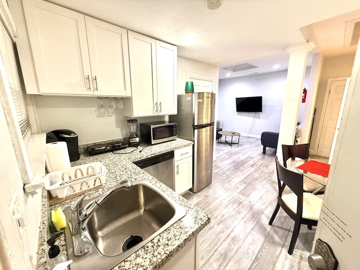 Stylish 2br/2ba Retreat - Sjc Downtown&santana Row - Santa Clara, CA