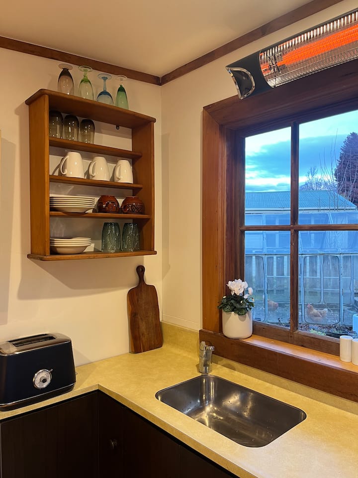 Little Hut Garden, Two Bedrooms - Arrowtown