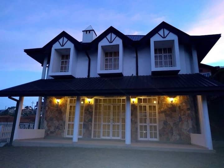 4 Bedroom Bungalow In Nuwara Eliya - Nuwara Eliya
