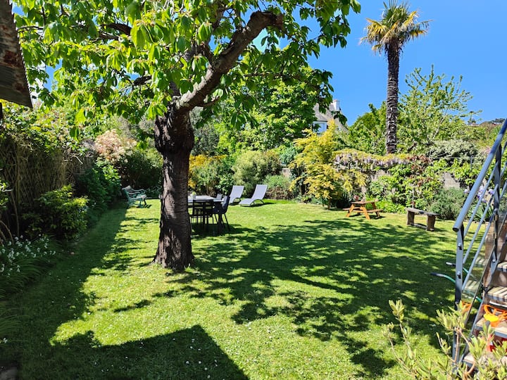 Maison En Pierre Avec Jardin. Coeur De St Servan - Saint-Malo
