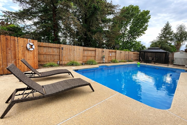 Relaxing Home With Pool/near Sequoia National Park - Visalia, CA