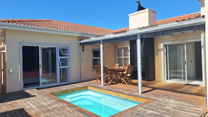 3 Bedrooms Cosy House With Pool And Braai Area - Parklands