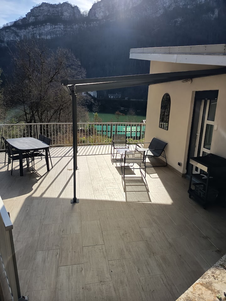 Petite Maison Sans Vis A Vis - Oyonnax